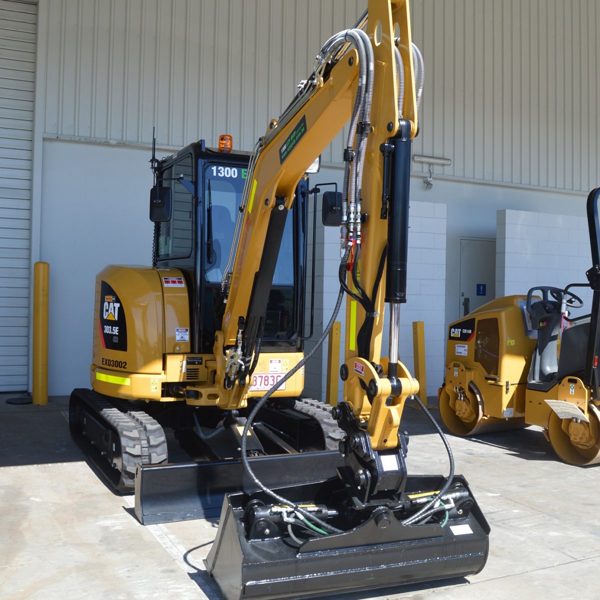 303E CR Mini Hydraulic Excavator - Ezyquip Hire